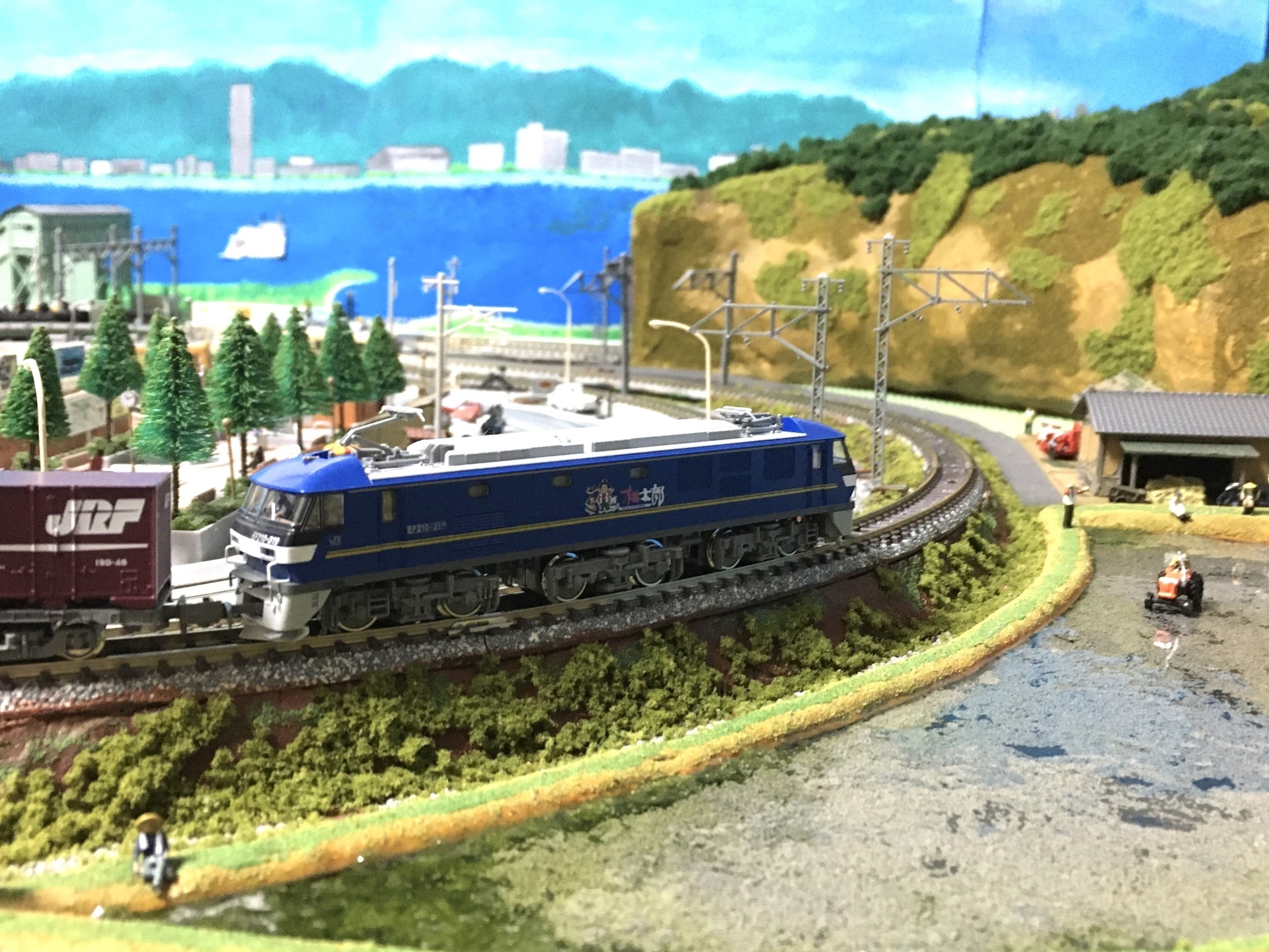 EF210 300番台入線、桃太郎キャラクターマーク付、信頼のKATO製です！: OTSUKYONのスローライフ♪と鉄道日記☆彡