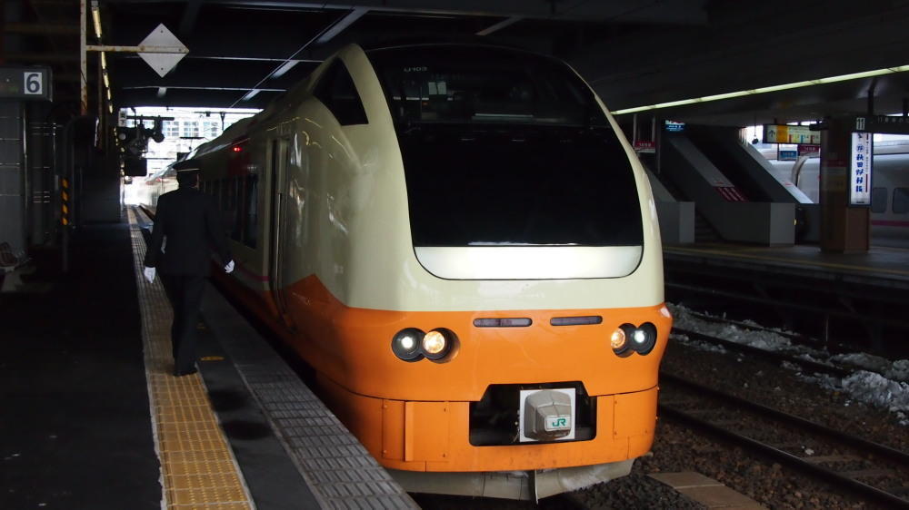 リニューアル車両・特急いなほ8号、、羽越本線の旅：秋田を出発！: OTSUKYONのスローライフ♪と鉄道日記☆彡